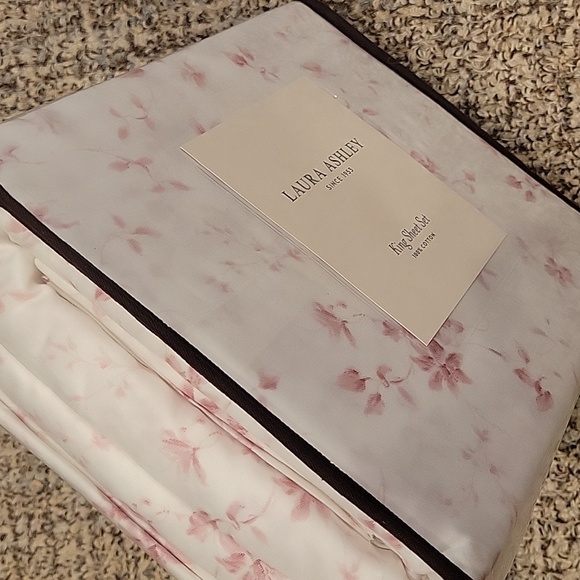 Laura Ashley | Bedding | Laura Ashley Tea Rose Cotton Sheet Set ...
